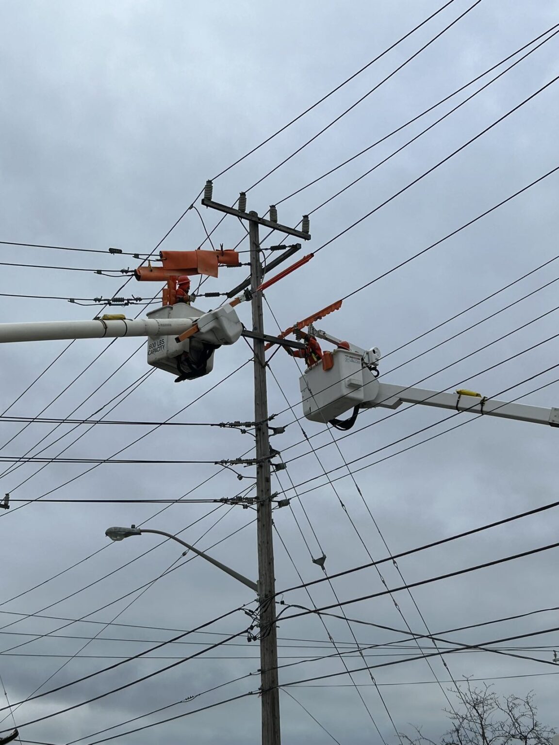 Power Line Services | Nawash Utilities Inc.